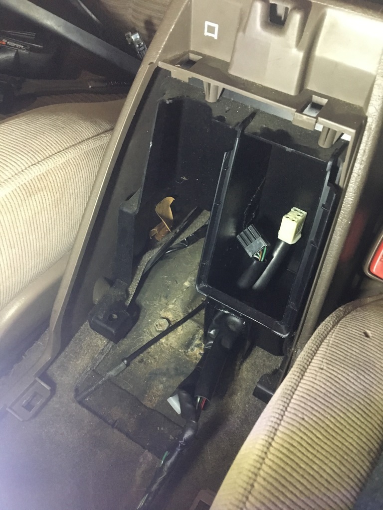 Free 3D file 3rd Gen 4Runner Center Console Switch Plate・3D printable ...