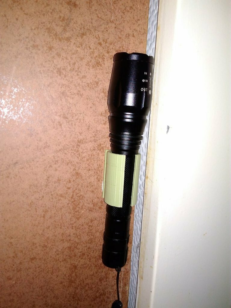 Free 3D file Flashlight Wall mount 27 mm・3D printing template to ...