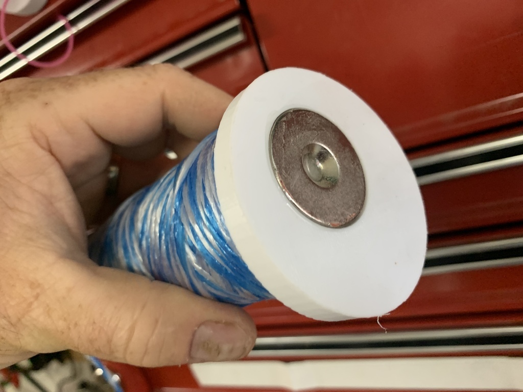 Free 3D file Mount for spool of string 🧹・3D printable design to ...