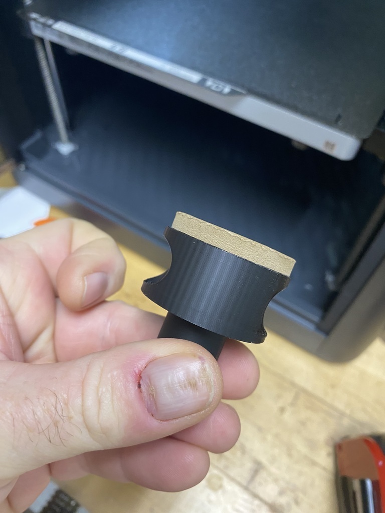 Free 3D file Bench Dog for MFT table 🐕・3D printer design to download・Cults