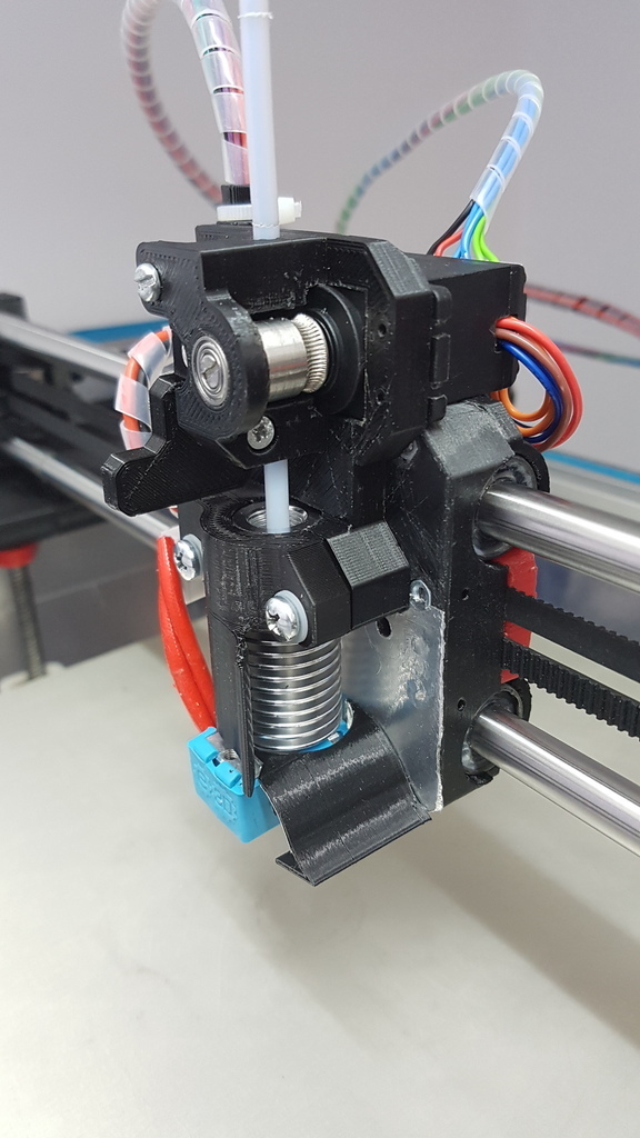 Fichier 3D gratuit Extrudeuse RCServo - 96 grammes à entraînement ...