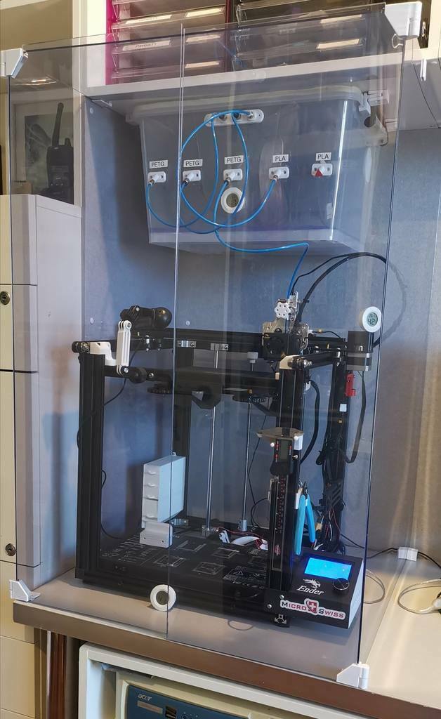 Fichier 3D gratuit Boîte à filaments pour montage sous armoire・Plan à télécharger et à imprimer ...