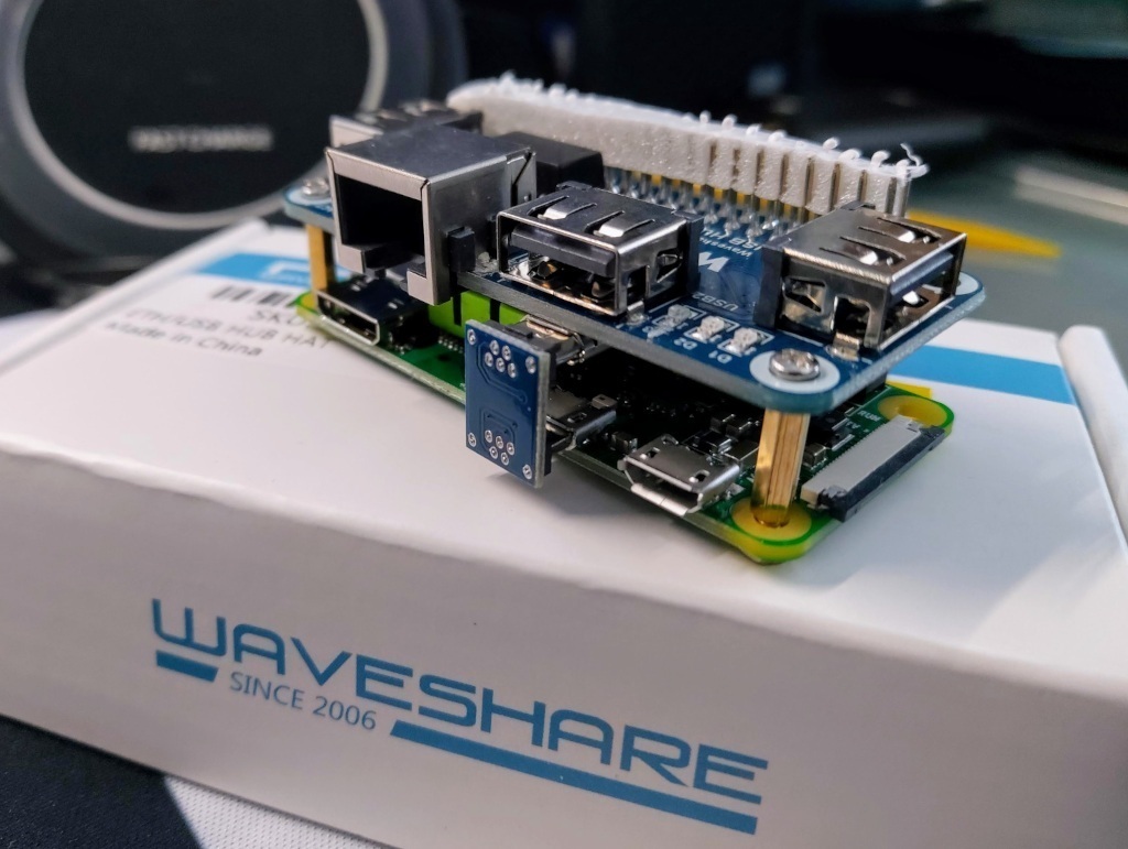 Free 3D file Raspberry Pi Zero LAN/USB hub hat case・Model to download ...