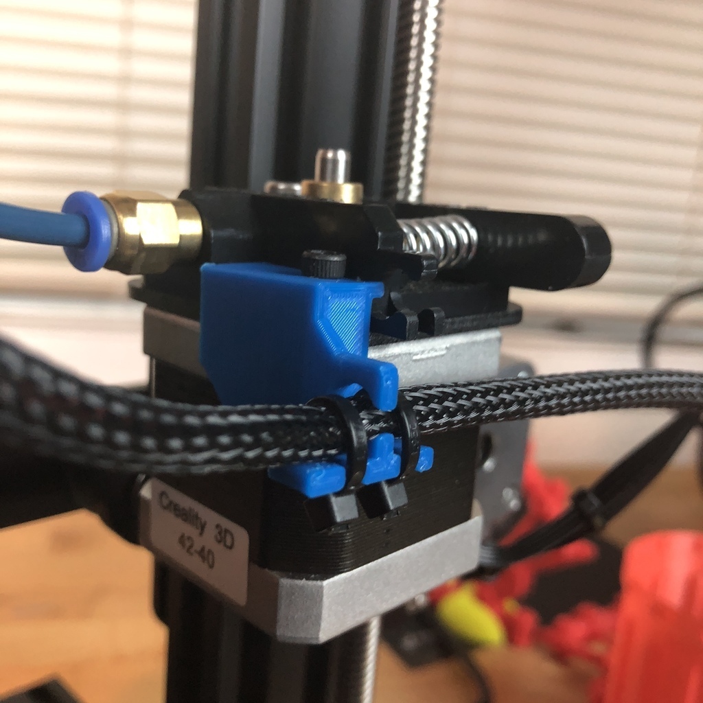Free 3D file MK8 Extruder Wire Loom Cable Clip For Ender-3・3D printable ...