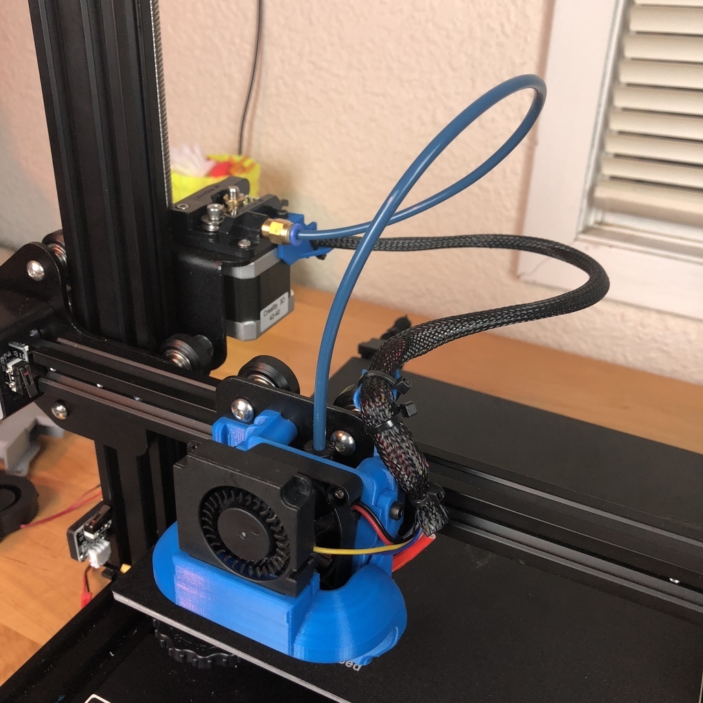 Free 3D file MK8 Extruder Wire Loom Cable Clip For Ender-3・3D printable ...