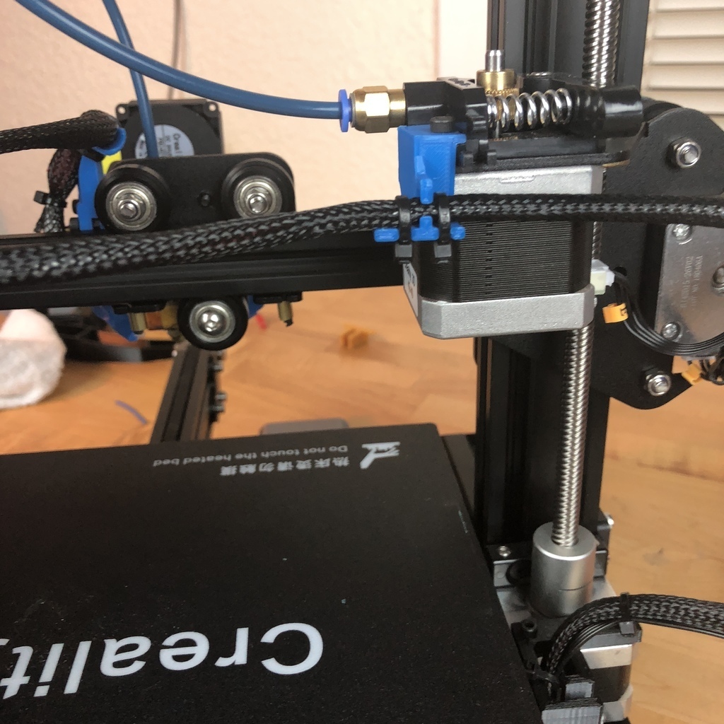 Free 3D file MK8 Extruder Wire Loom Cable Clip For Ender-3・3D printable ...
