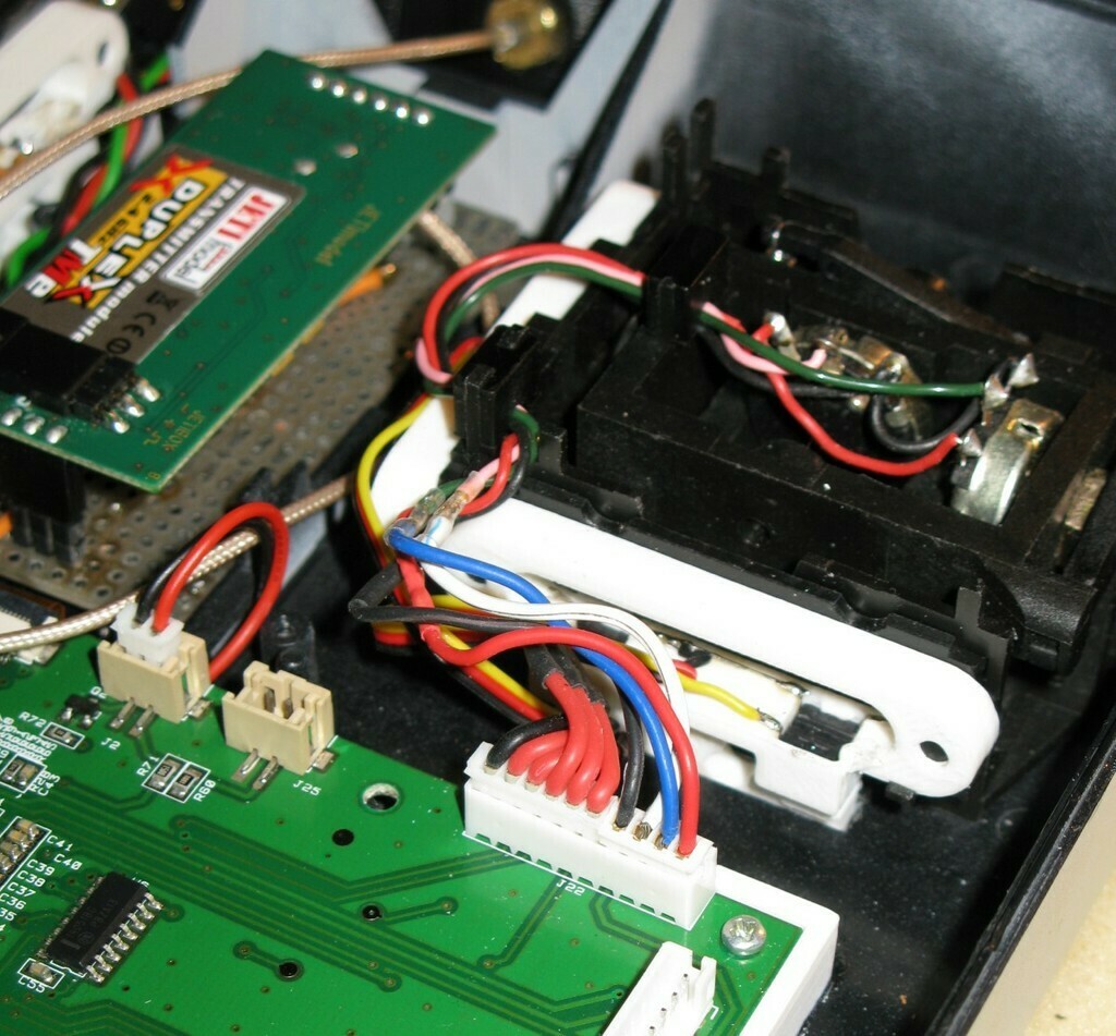 Free 3D file Trim button block to fit into gimbal of Multiplex MPX profi mc2020 / mc3010 ...