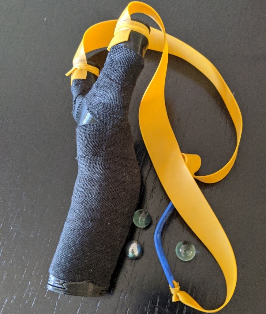 Free 3D file Ergonomic slingshot with magazine V1 [OLD] 👴・3D printer ...