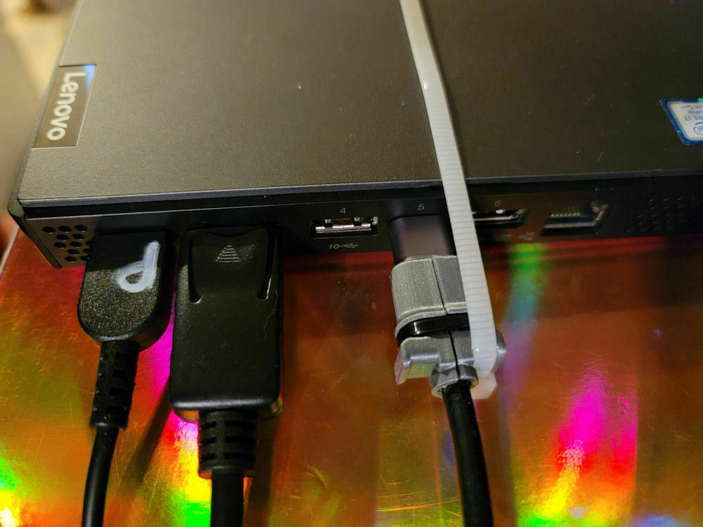 Free 3D file USB-C Retainer 💾・3D printing template to download・Cults