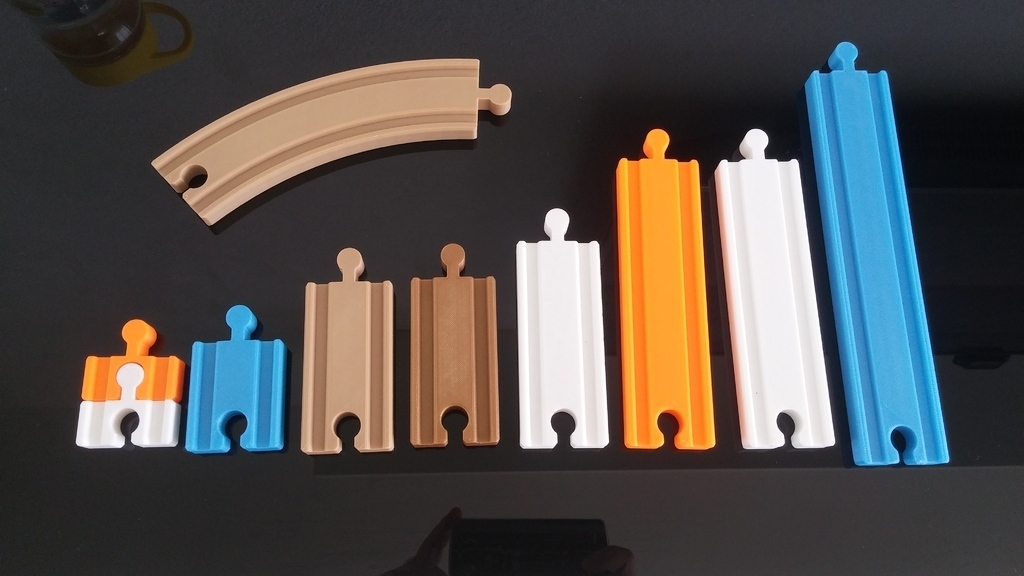 Archivo 3D gratis Piezas de tren de madera compatibles con el juego de ...