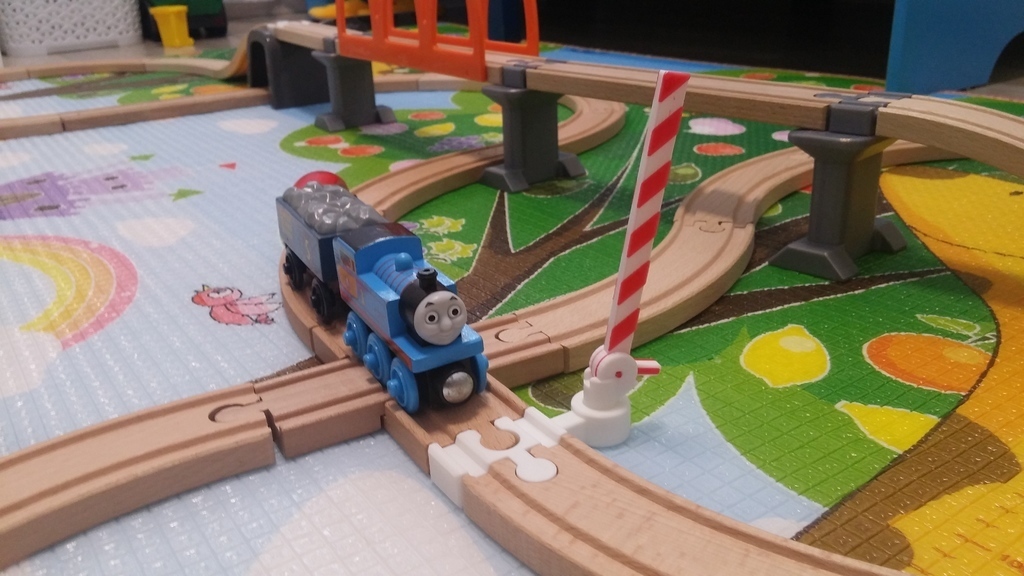 Free 3D file Wooden train barrier compatible to IKEA set 🪵・3D printable ...
