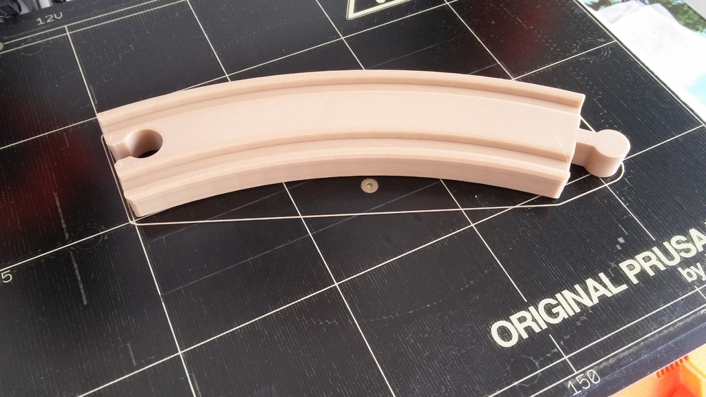 Archivo 3D gratis Piezas de tren de madera compatibles con el juego de ...