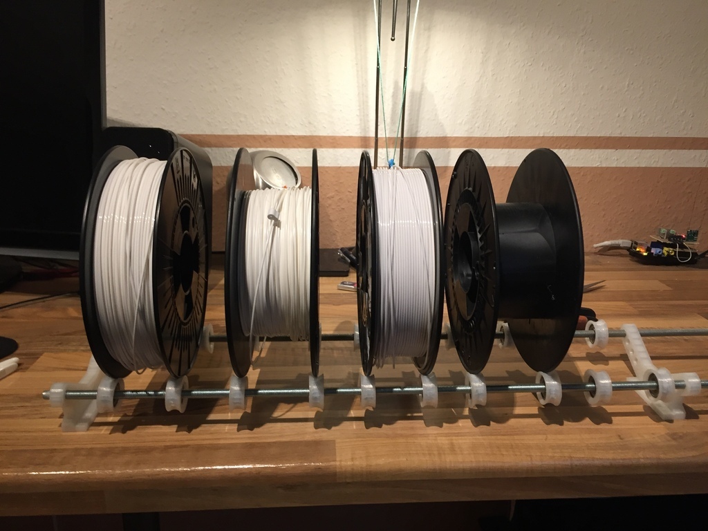 Free 3D file Filament Spool Roller Arm 🪢・3D printing idea to download・Cults