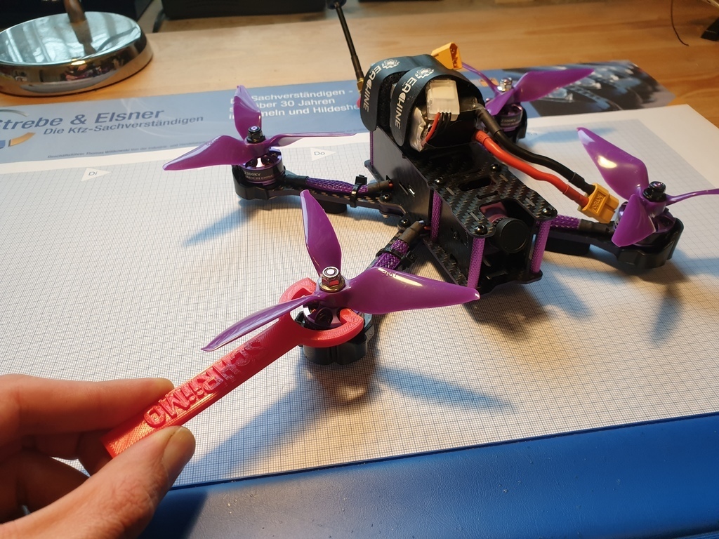 Free 3D file Motor Schlüssel / Motor Key FPV Eachine motors 🔑・3D ...