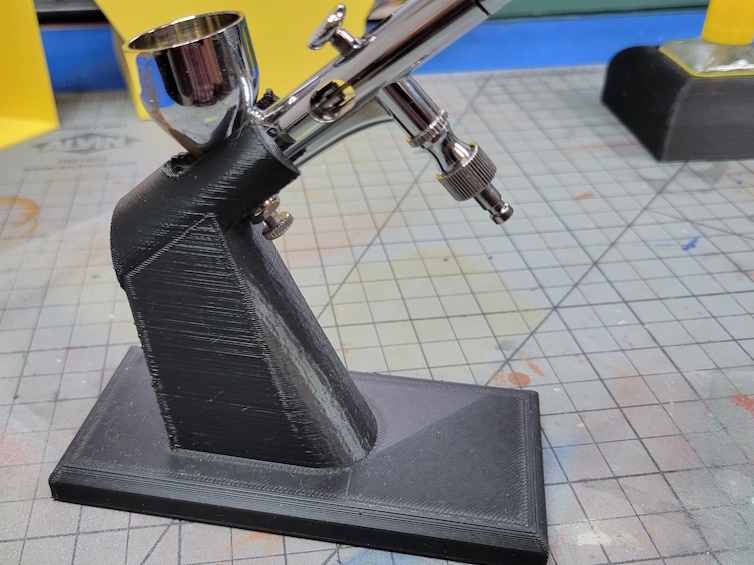 Free 3D file Airbrush Stand 👽・3D printable object to download・Cults