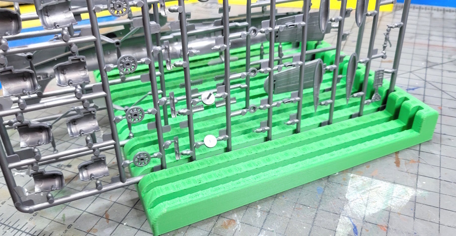 Free 3D file Sprue Stand for Plastic Model Kit 👽・3D printing model to ...