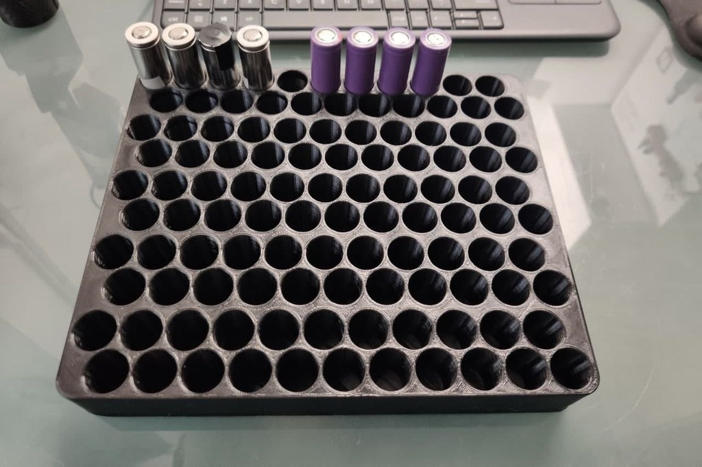 Free 3D file 21700 & 18650 Cell Organizer 👽・3D printable model to ...