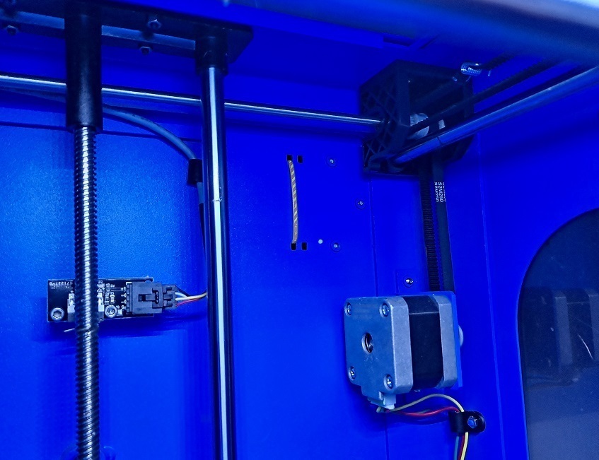 Free 3D file Qidi Tech X-One2 Filament Guide with Attachment Pads 🪢 ...