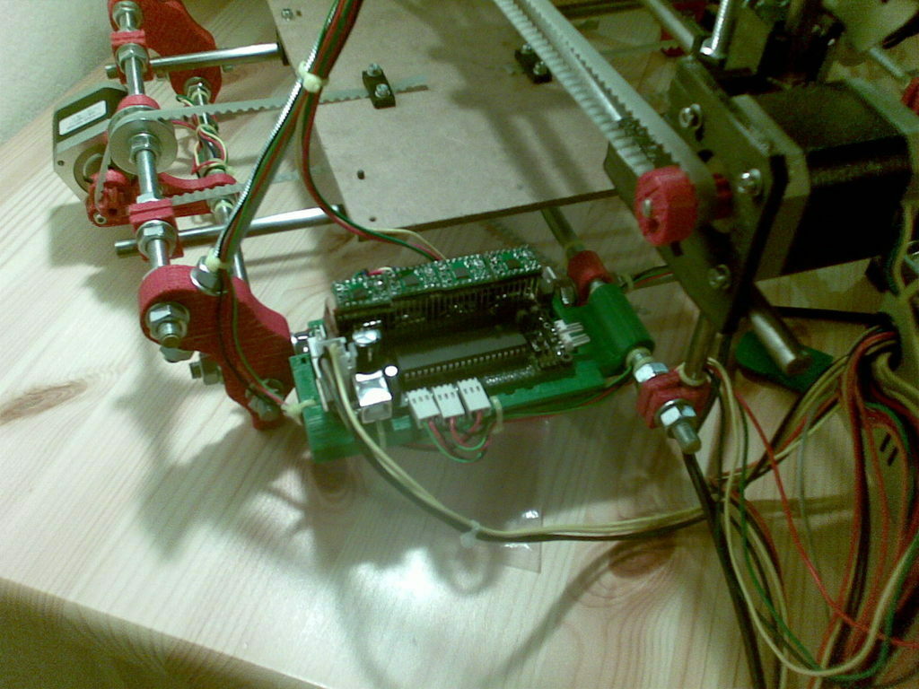 Free 3D file Sanguinololu Mounting Plate for Mendel Prusa 👽・3D printing ...