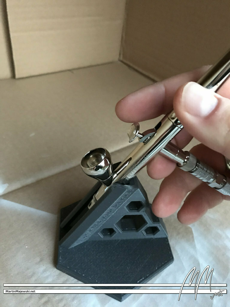 Free 3D file Airbrush Stand - Hex Design - Mark 01 🎨・3D printable ...
