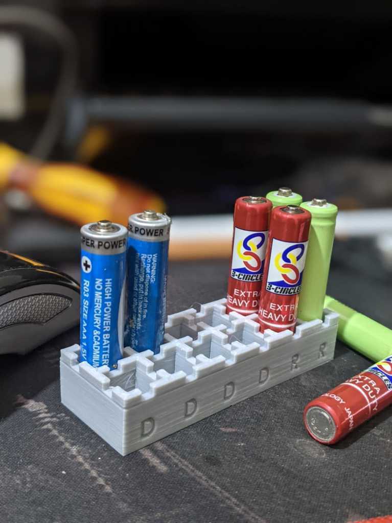 Free 3D file AAA Battery Storage 🔋・Model to download and 3D print・Cults