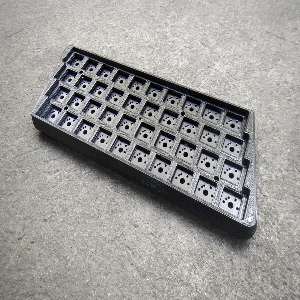 Free 3D file 4x10 Staggered Mechanical Keyboard v2 ⌨️・3D printer design ...
