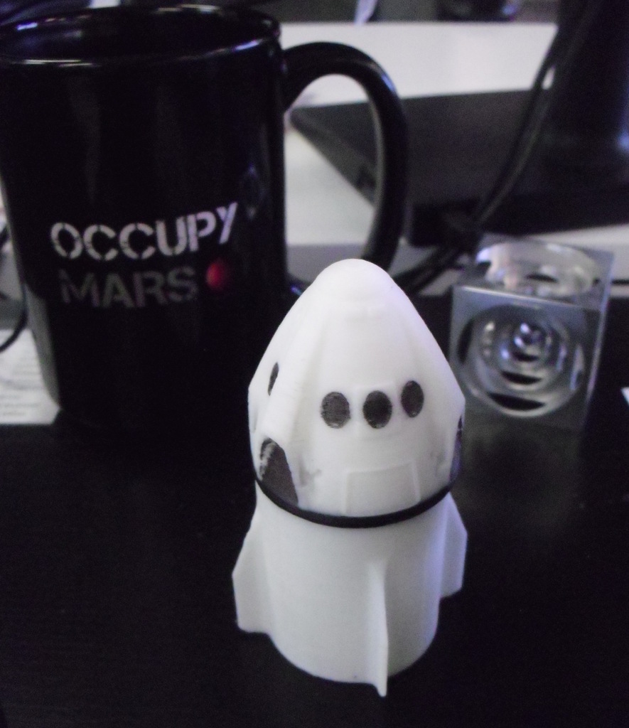 Free 3D file SpaceX Dragon v2 Trunk 🐉・3D printable design to download・Cults