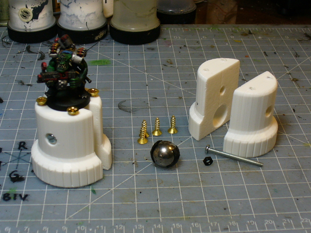 Free 3D file 25mm Base Miniature Holder 🧸・3D printing template to ...