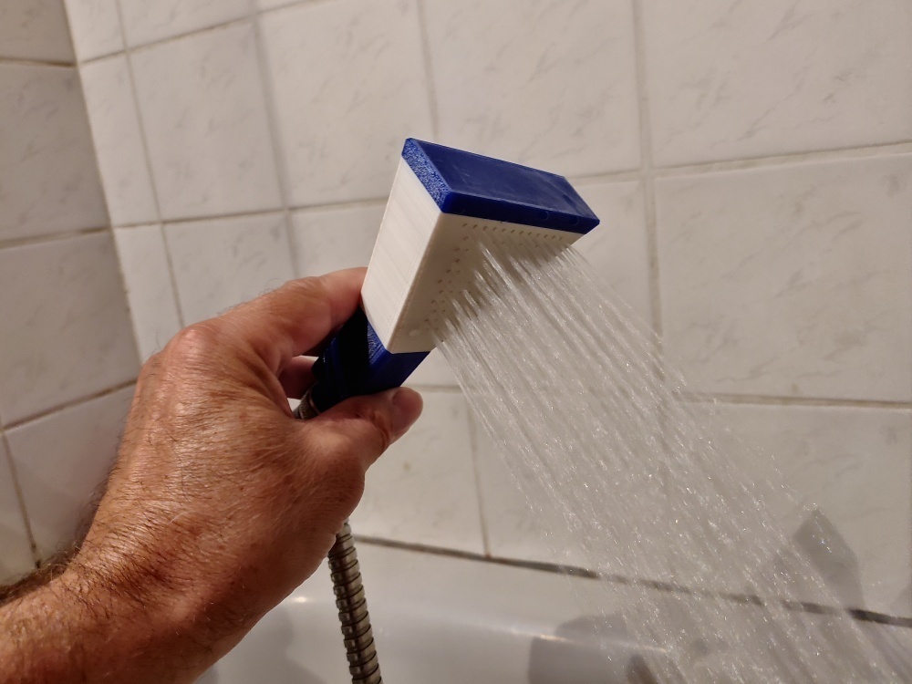 Free 3D file Shower head, triangular 🚿・3D printer model to download・Cults