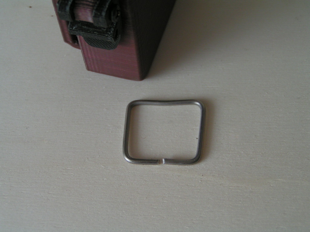 Free 3D file Battery belt box 🔋・3D print object to download・Cults