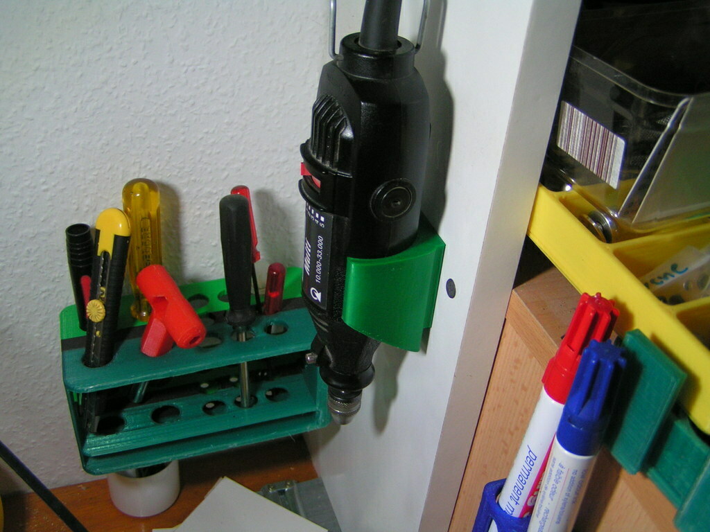 Free 3D file Dremel wall bracket 📦・3D printing idea to download・Cults