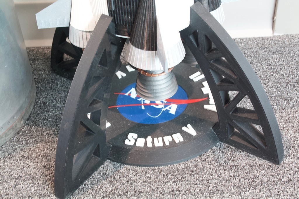 Free 3D file 1/60 Saturn V Apollo 11 base 🧪・3D printable model to ...