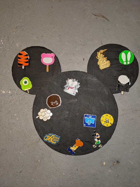 Free 3D file Mickey Head Pin Display 🧷・3D printer design to download・Cults