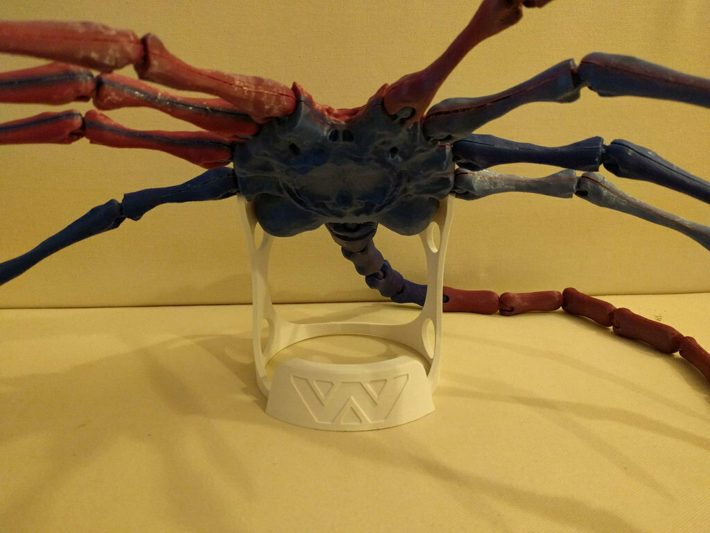 Free 3D file Customizable Agisis Facehugger Stand 🧞‍♂️・3D printable ...