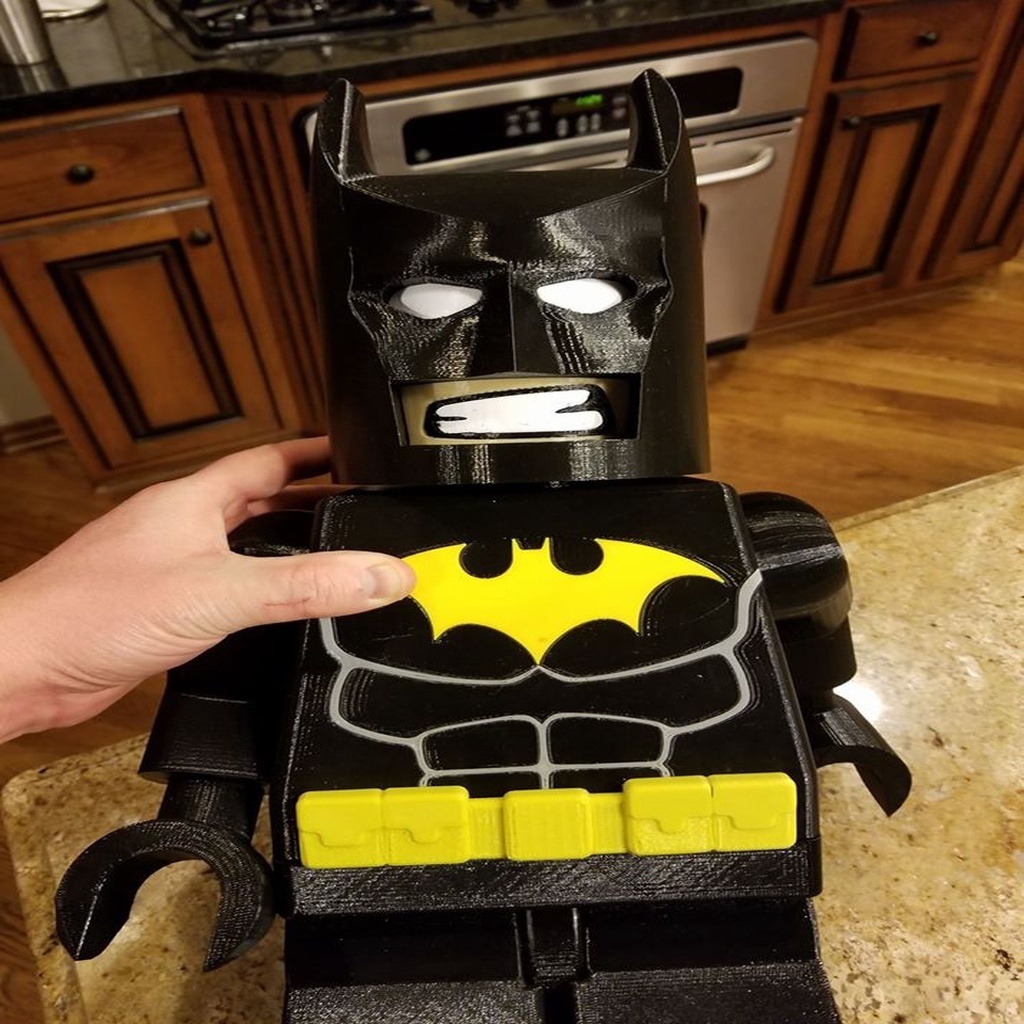 Free 3D file Huge LEGO Batman 🎲・3D print object to download・Cults