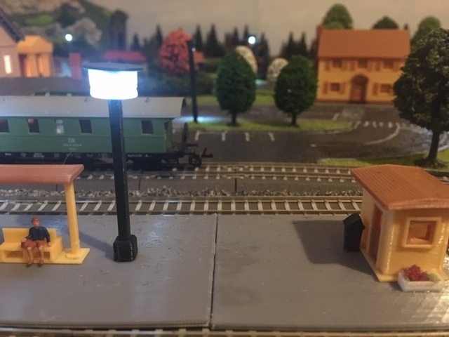 Free 3D file TT Scale Train Platform Lamp 🚆・3D printable model to ...