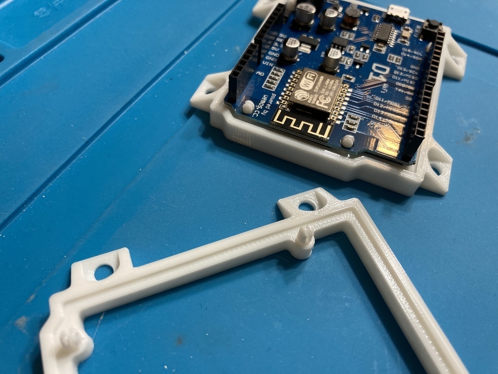Free 3D file Arduino / WEMOS D1 mounting frame 🖼️・3D printable model to ...