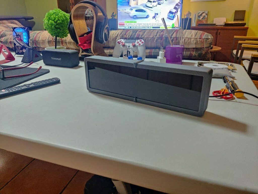 Free 3D file Awtrix Shell 🐚・Model to download and 3D print・Cults