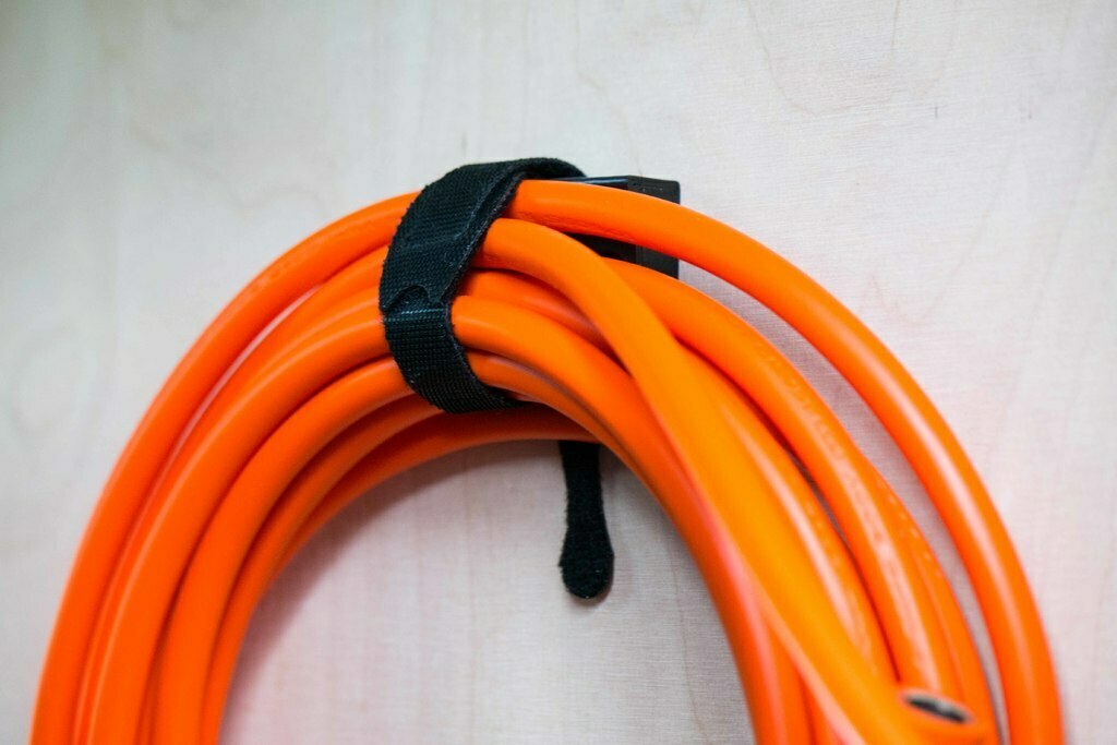 Free 3D file Strong Velcro Strap Holder 💪・3D print model to download・Cults