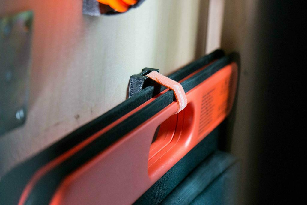 Free 3D file Strong Velcro Strap Holder 💪・3D print model to download・Cults