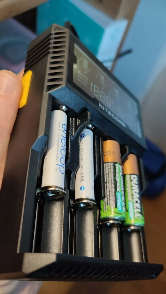 Free 3D file Nitecore D4 Digicharger AAA & AA Akku Battery Riser 🔋 ...