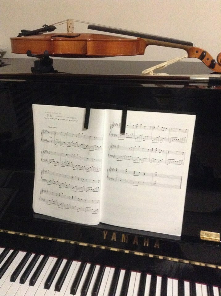 Free 3D file Piano book opener 📚・3D printer model to download・Cults