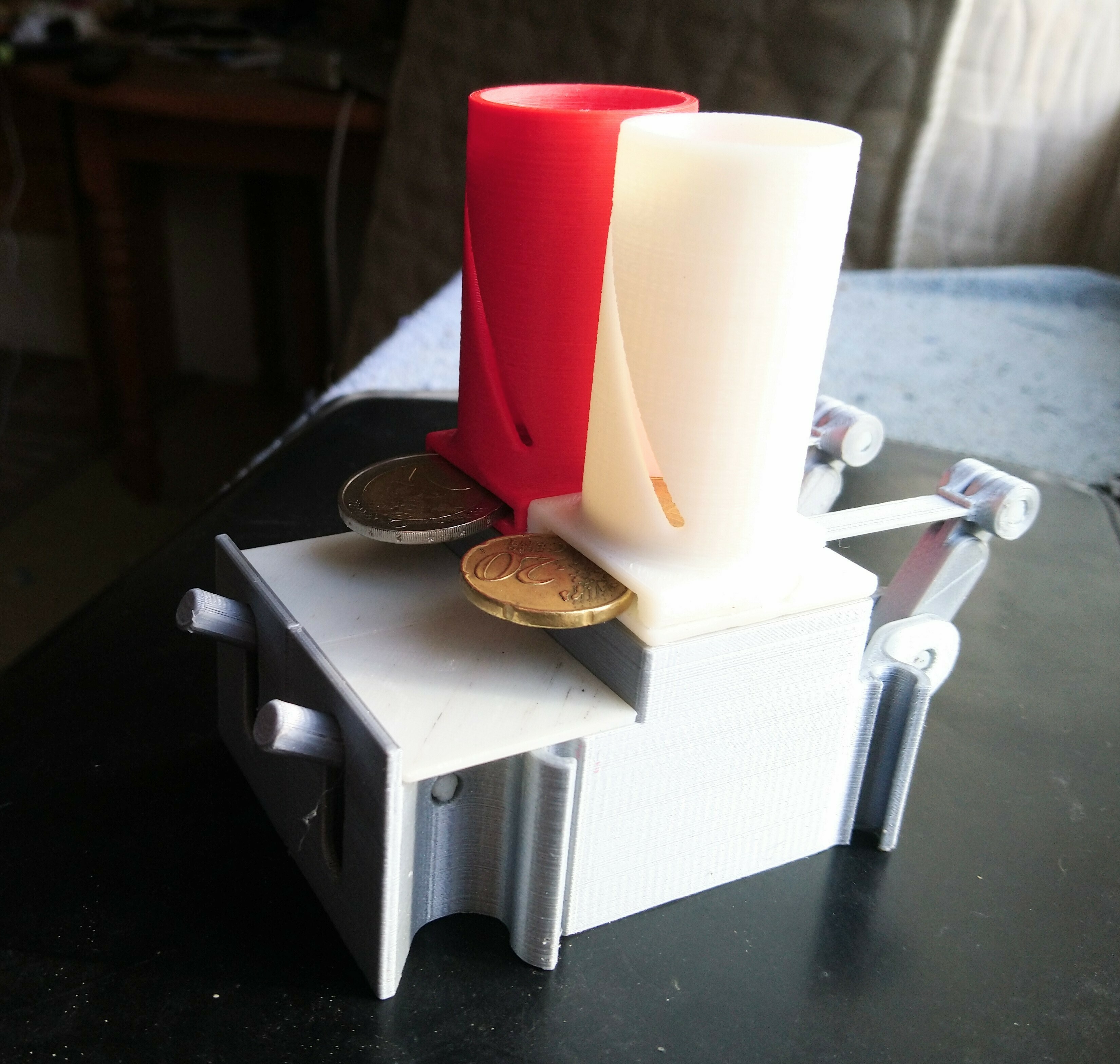 STL file Pocket vacuum / Storage / Coin dispenser 🪙・3D printer design ...