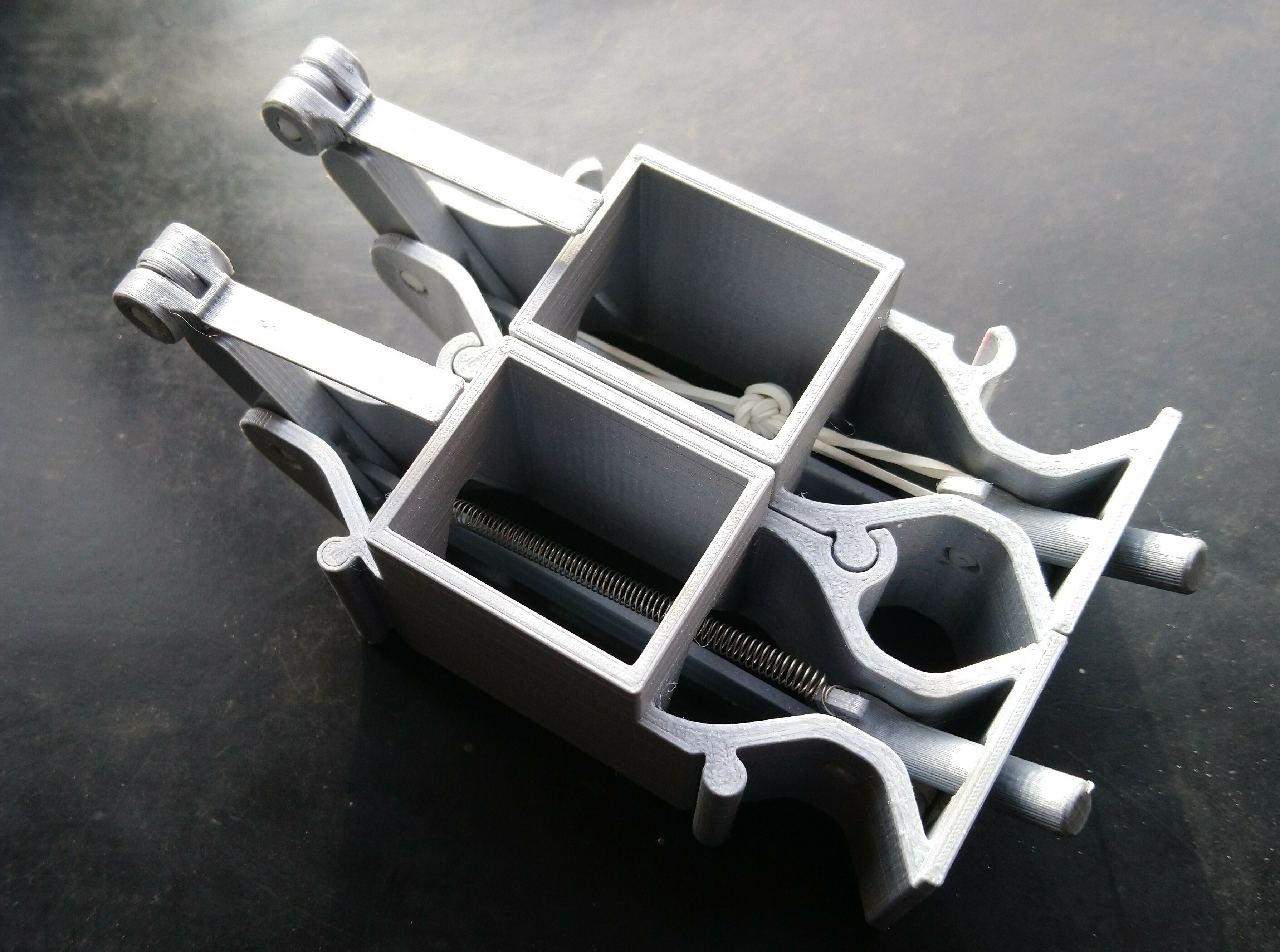 STL file Pocket vacuum / Storage / Coin dispenser 🪙・3D printer design ...