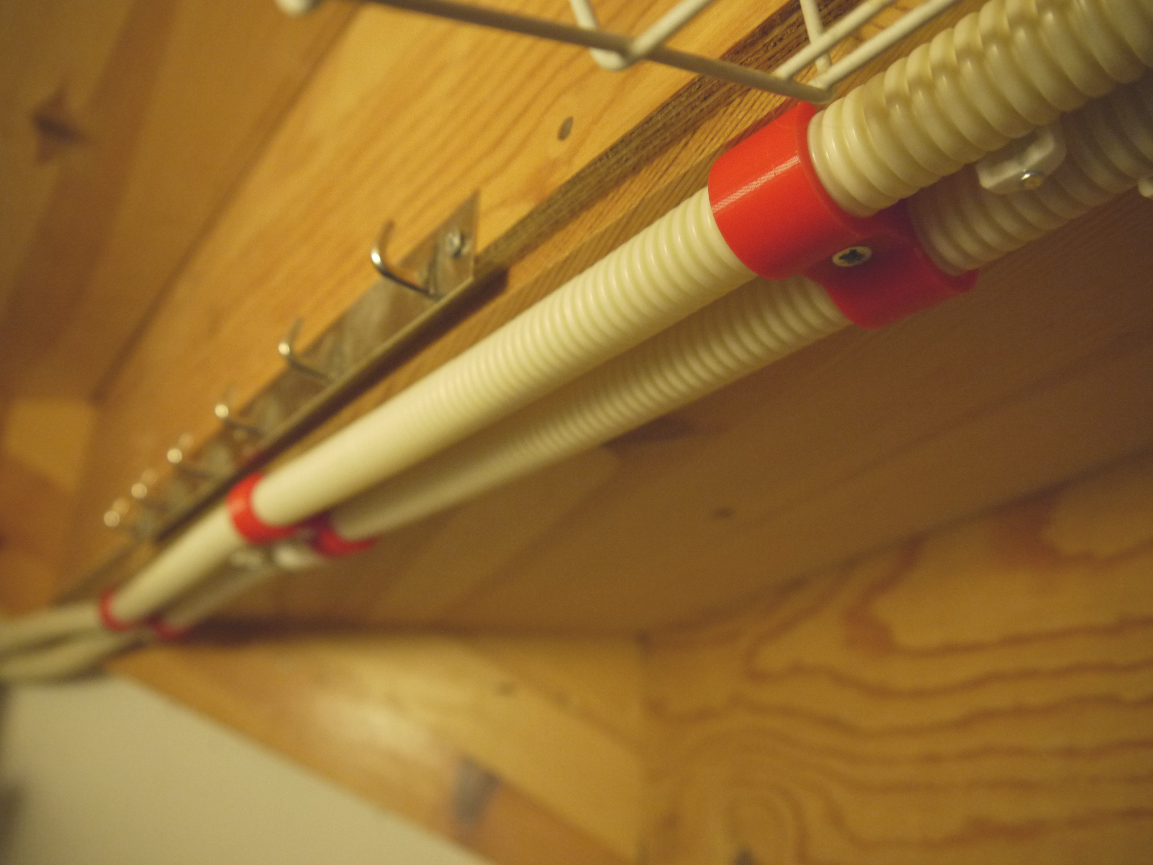 Free STL file ∅20mm PVC pipe screw clips・3D printing idea to download・Cults