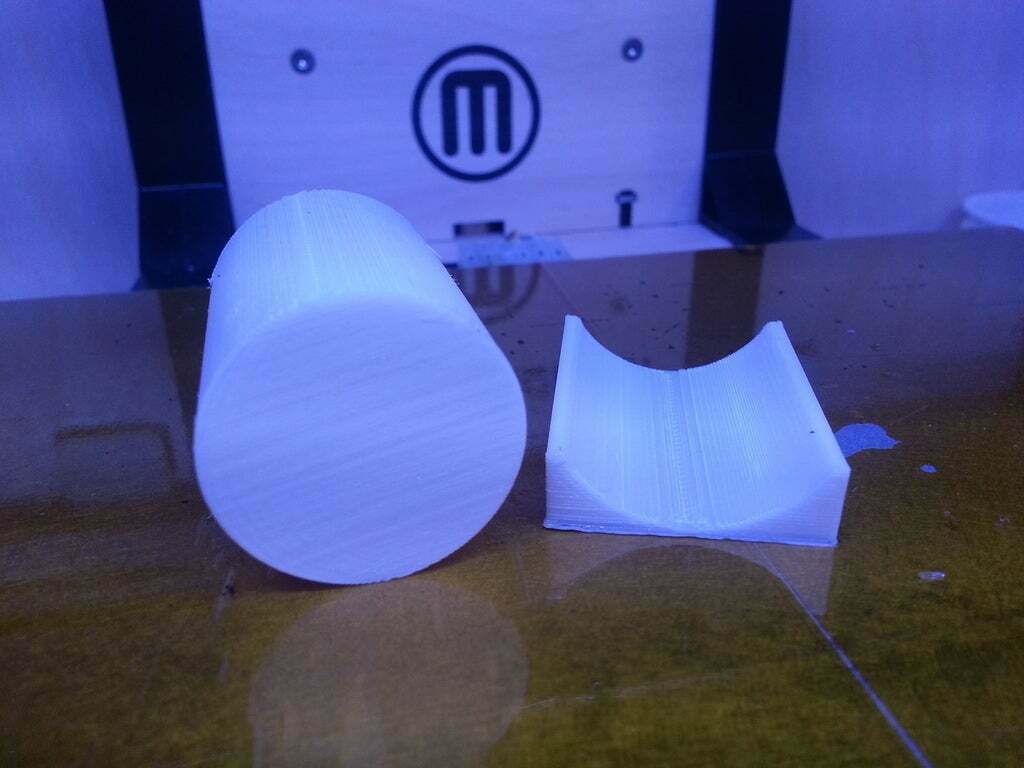 Free STL file 3Dprint a near perfect cylinder lying down・3D printer ...