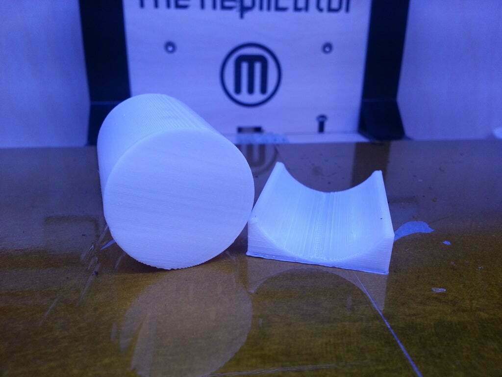 Free STL file 3Dprint a near perfect cylinder lying down・3D printer ...