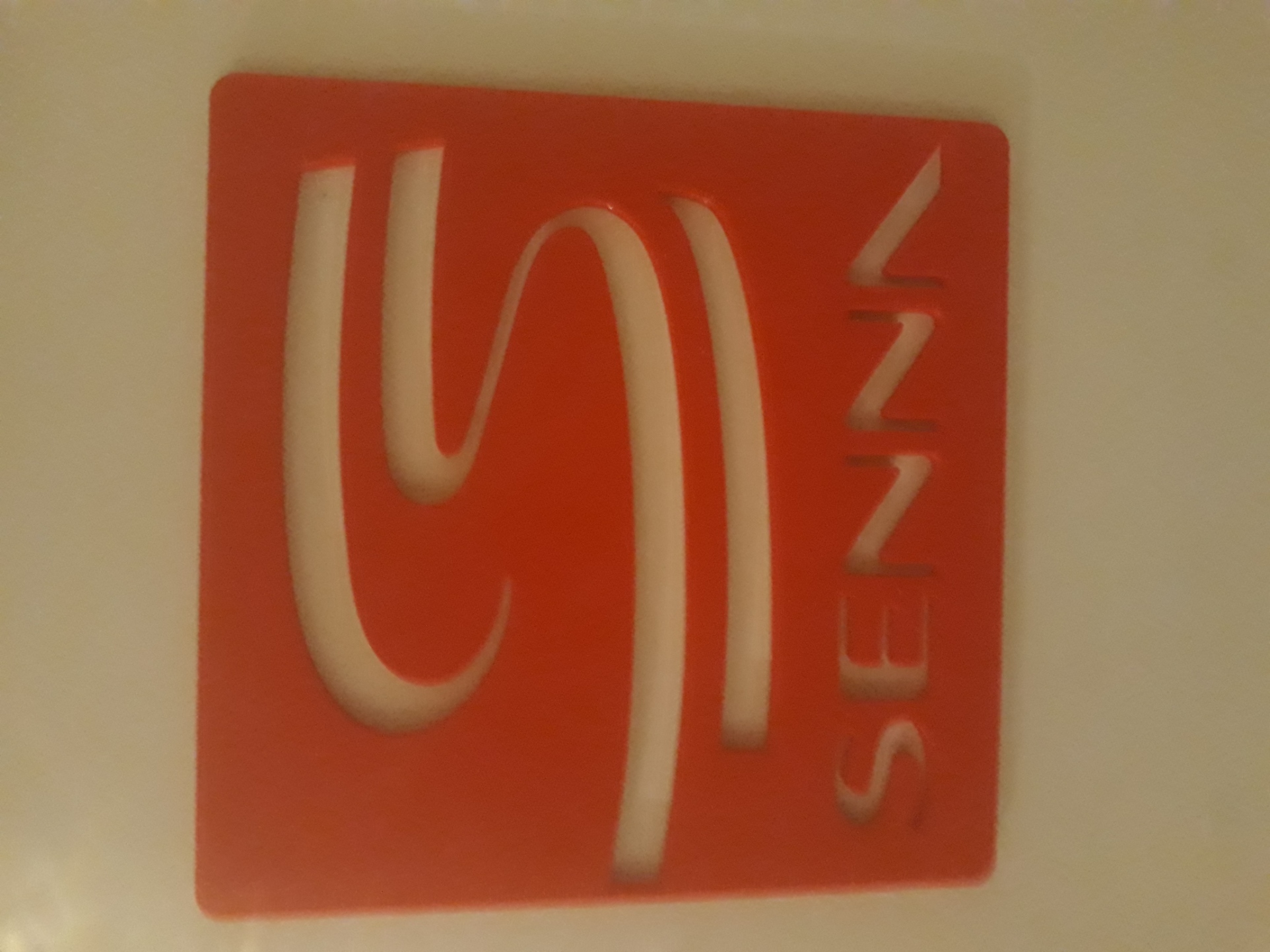 Archivo STL Placa con logotipo Senna 👽・Diseño de impresión en 3D para ...
