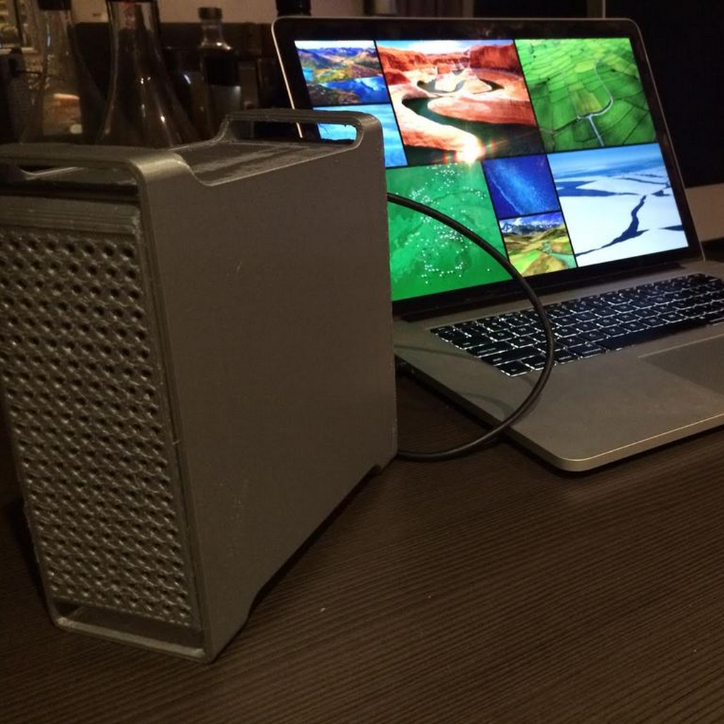 Free STL file Mac pro G5 DVD drive enclosure 📀・3D printable object to ...