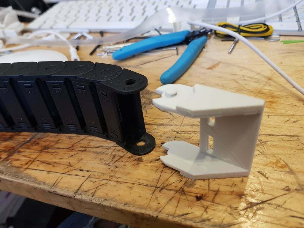 Free STL file 15x40 Drag Chain Male Termination End Connector・3D print ...